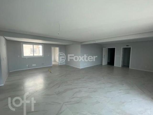 Apartamento, 3 dormitórios, 185.28 m², em Rio Branco