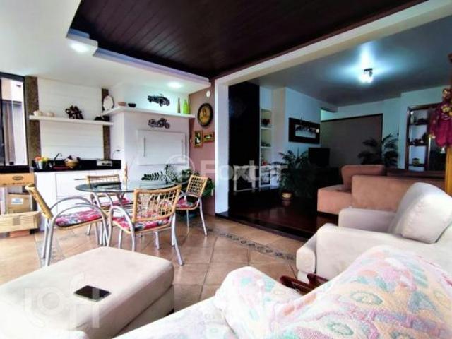 Apartamento, 3 dormitórios, 189.35 m², em Rio Branco