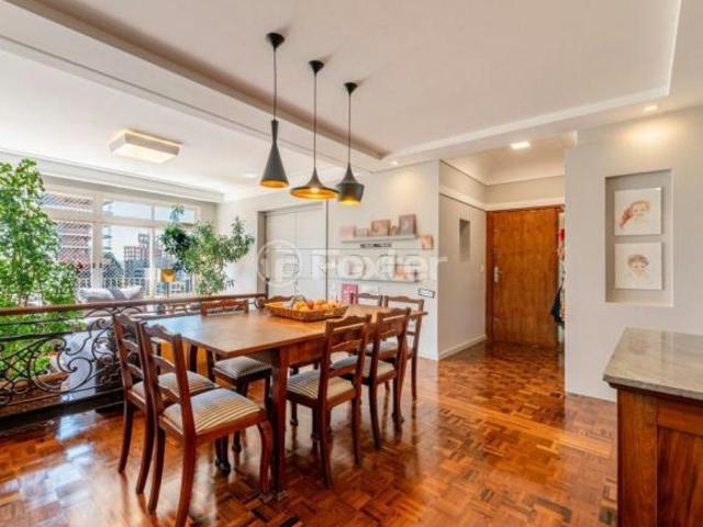 Apartamento, 3 dormitórios, 189 m², em Moinhos de Vento