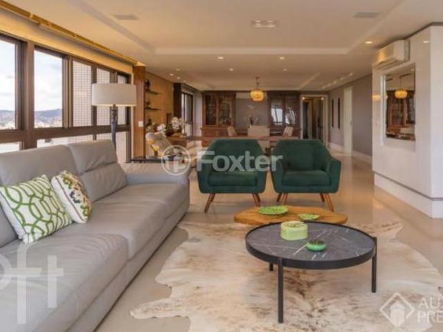 Apartamento, 3 dormitórios, 190 m², em Bela Vista
