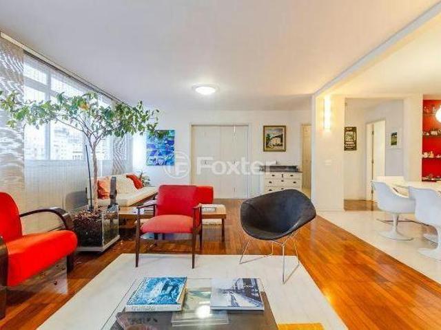 Apartamento, 3 dormitórios, 190 m², em Cerqueira César