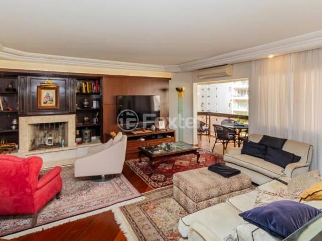 Apartamento, 3 dormitórios, 190 m², em Jardim Paulista