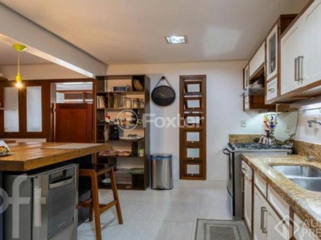 Apartamento, 3 dormitórios, 191 m², em Bela Vista