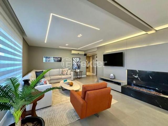 Apartamento, 3 dormitórios, 192 m², em Navegantes