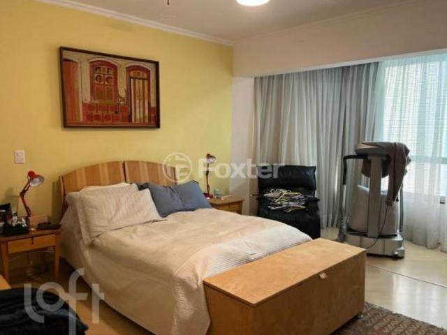 Apartamento, 3 dormitórios, 192 m², em Campo Belo