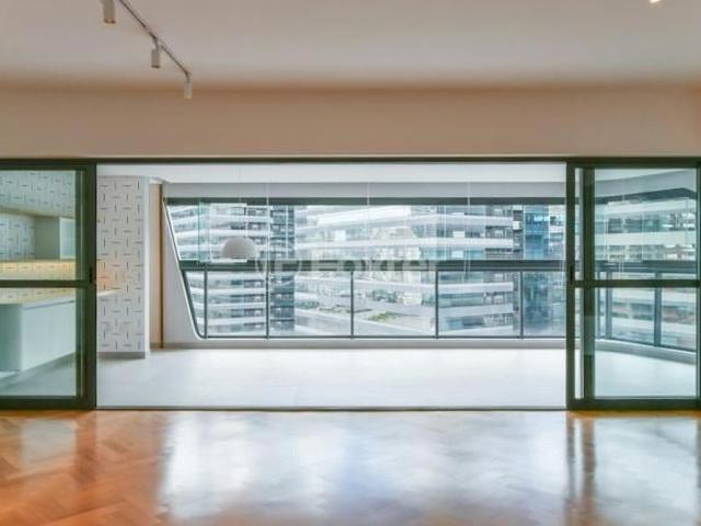 Apartamento, 3 dormitórios, 196 m², em Chácara Santo Antônio Zona Sul