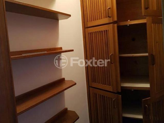 Apartamento, 3 dormitórios, 198.54 m², em Centro