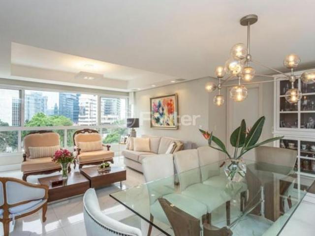 Apartamento, 3 dormitórios, 103 m², em Petrópolis