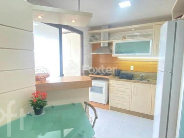 Apartamento, 3 dormitórios, 100.7 m², em Menino Deus