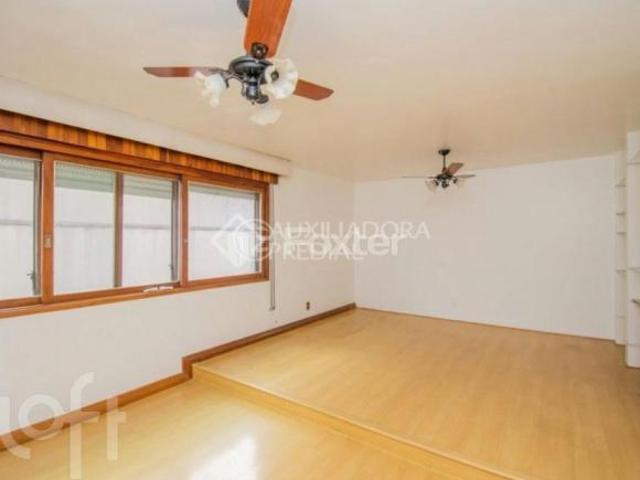 Apartamento, 3 dormitórios, 101.9 m², em Menino Deus