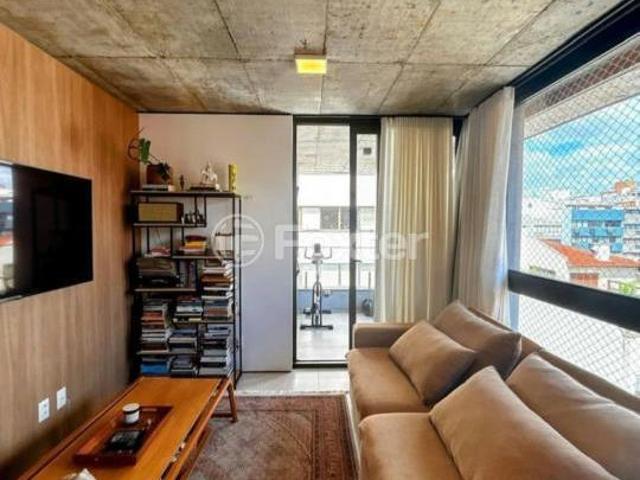 Apartamento, 3 dormitórios, 101 m², em Petrópolis