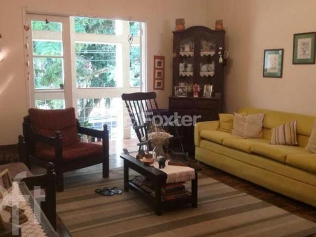 Apartamento, 3 dormitórios, 102.09 m², em Petrópolis