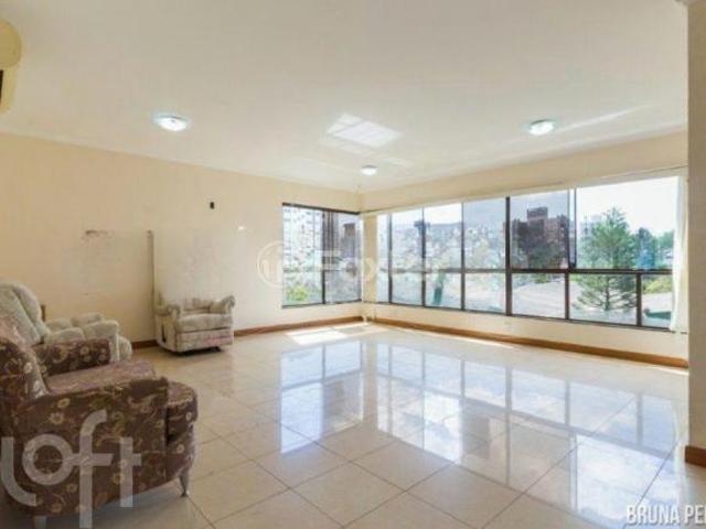 Apartamento, 3 dormitórios, 107.64 m², em Petrópolis