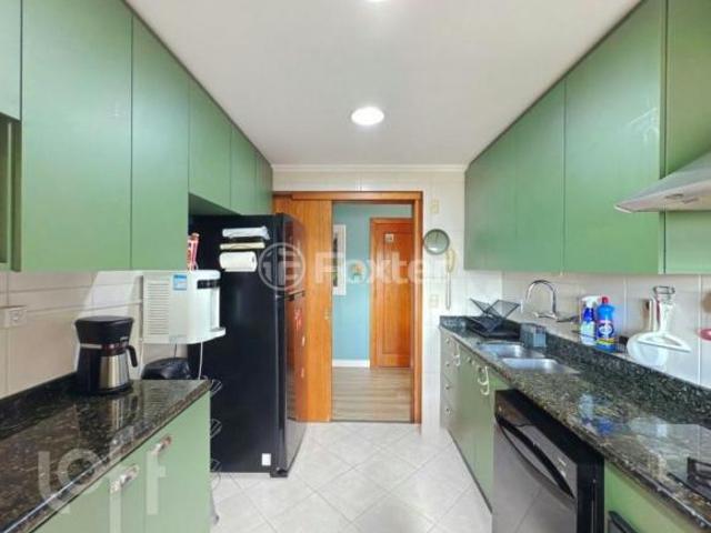 Apartamento, 3 dormitórios, 107 m², em Petrópolis