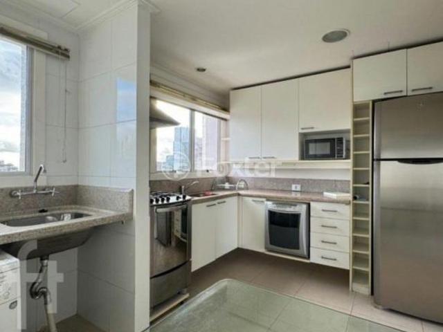 Apartamento, 3 dormitórios, 104 m², em Mont&apos serrat