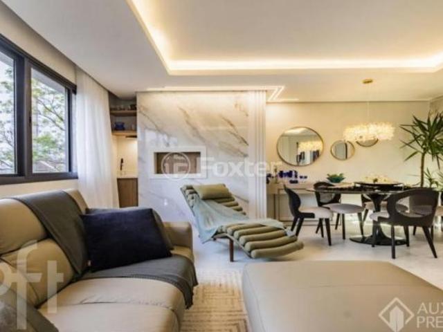 Apartamento, 3 dormitórios, 104 m², em Petrópolis
