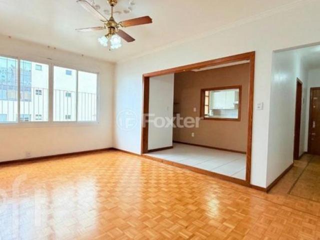Apartamento, 3 dormitórios, 105.1 m², em São João