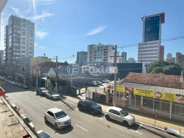 Apartamento, 3 dormitórios, 106.55 m², em Centro