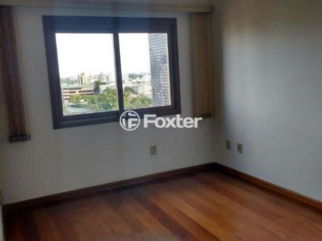 Apartamento, 3 dormitórios, 106 m², em Centro
