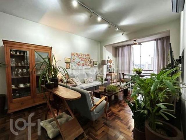 Apartamento, 3 dormitórios, 109.42 m², em Centro