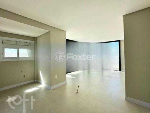 Apartamento, 3 dormitórios, 109 m², em Centro