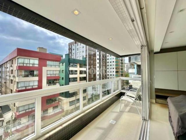 Apartamento, 3 dormitórios, 113 m², em Centro