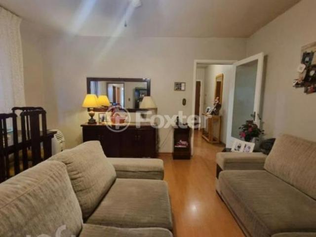 Apartamento, 3 dormitórios, 110.8 m², em Azenha