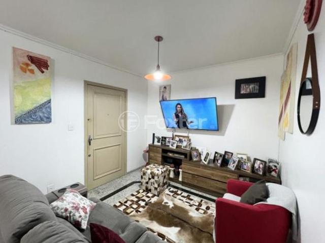 Apartamento, 3 dormitórios, 110 m², em Centro