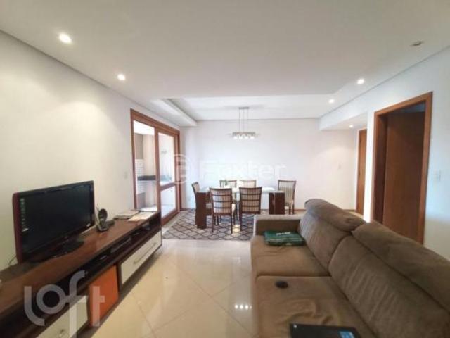 Apartamento, 3 dormitórios, 111.9 m², em Centro