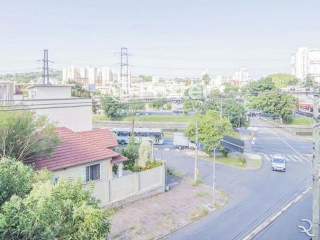 Apartamento, 3 dormitórios, 111 m², em Petrópolis