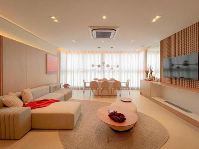 Apartamento, 3 dormitórios, 112.33 m², em Centro