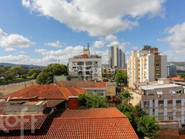 Apartamento, 3 dormitórios, 117.4 m², em Petrópolis