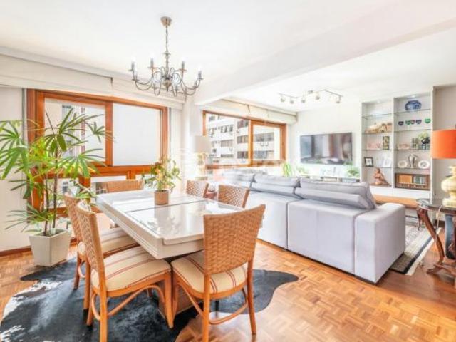 Apartamento, 3 dormitórios, 114 m², em Moinhos de Vento