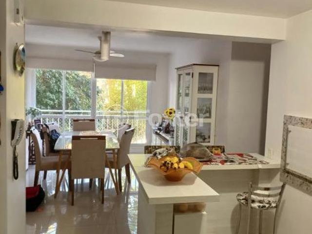 Apartamento, 3 dormitórios, 114 m², em Centro