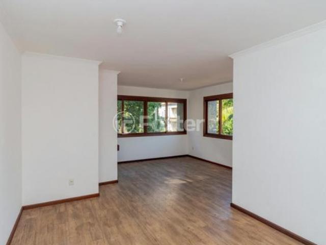 Apartamento, 3 dormitórios, 115 m², em Petrópolis