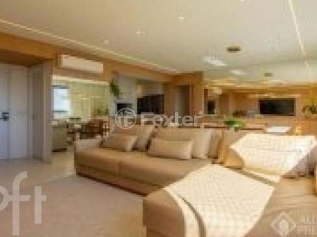 Apartamento, 3 dormitórios, 115 m², em Petrópolis