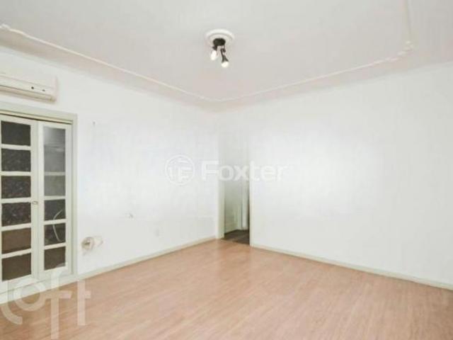Apartamento, 3 dormitórios, 115 m², em Petrópolis