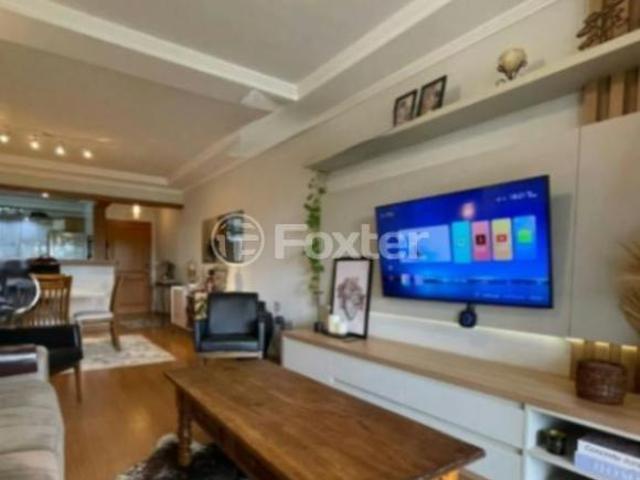 Apartamento, 3 dormitórios, 116 m², em Centro
