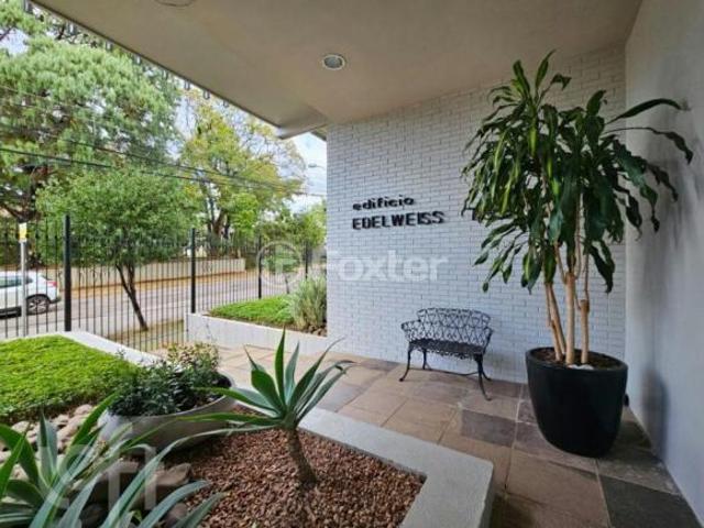 Apartamento, 3 dormitórios, 119.64 m², em Centro