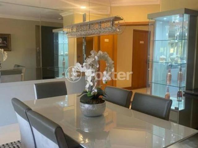 Apartamento, 3 dormitórios, 119.89 m², em Centro