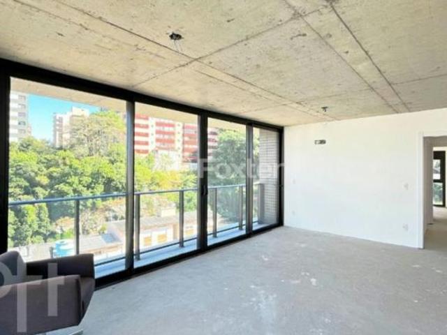 Apartamento, 3 dormitórios, 121.76 m², em Rio Branco