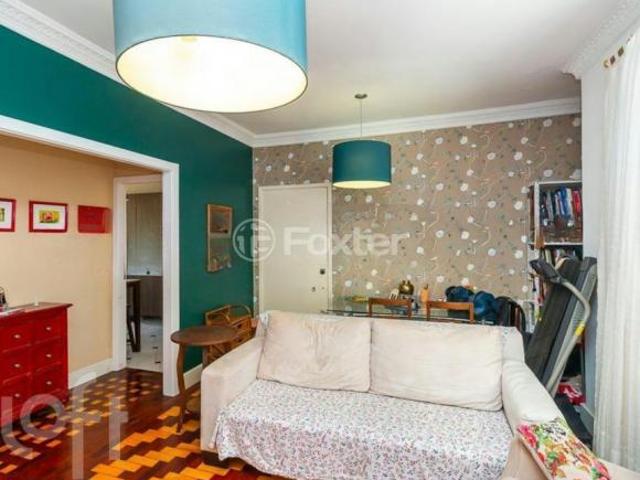 Apartamento, 3 dormitórios, 121 m², em Petrópolis