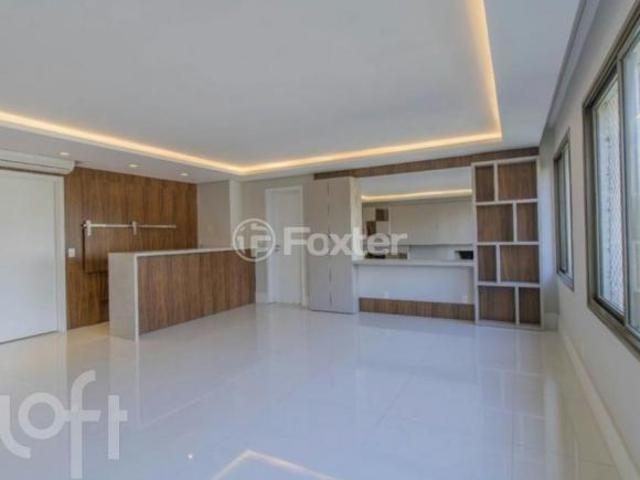 Apartamento, 3 dormitórios, 121 m², em Petrópolis