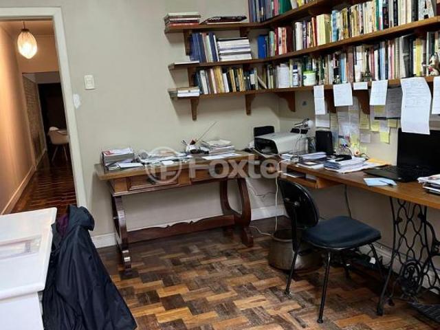 Apartamento, 3 dormitórios, 124.14 m², em Petrópolis