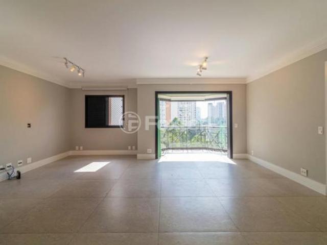 Apartamento, 3 dormitórios, 125 m², em Vila Andrade