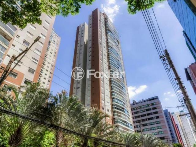 Apartamento, 3 dormitórios, 126 m², em Vila Olímpia