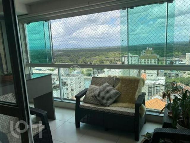 Apartamento, 3 dormitórios, 128.19 m², em Centro