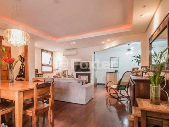 Apartamento, 3 dormitórios, 129.56 m², em Petrópolis