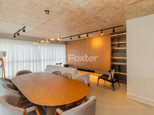 Apartamento, 3 dormitórios, 129.5 m², em Petrópolis