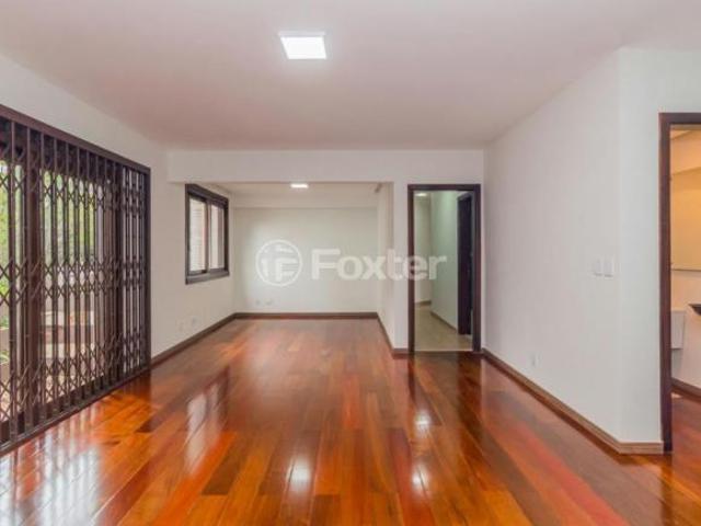 Apartamento, 3 dormitórios, 129.7 m², em Petrópolis